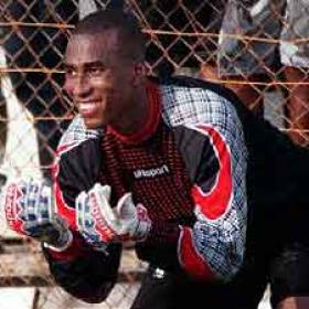 Se suicida el portero Lester Morgan - AS.com