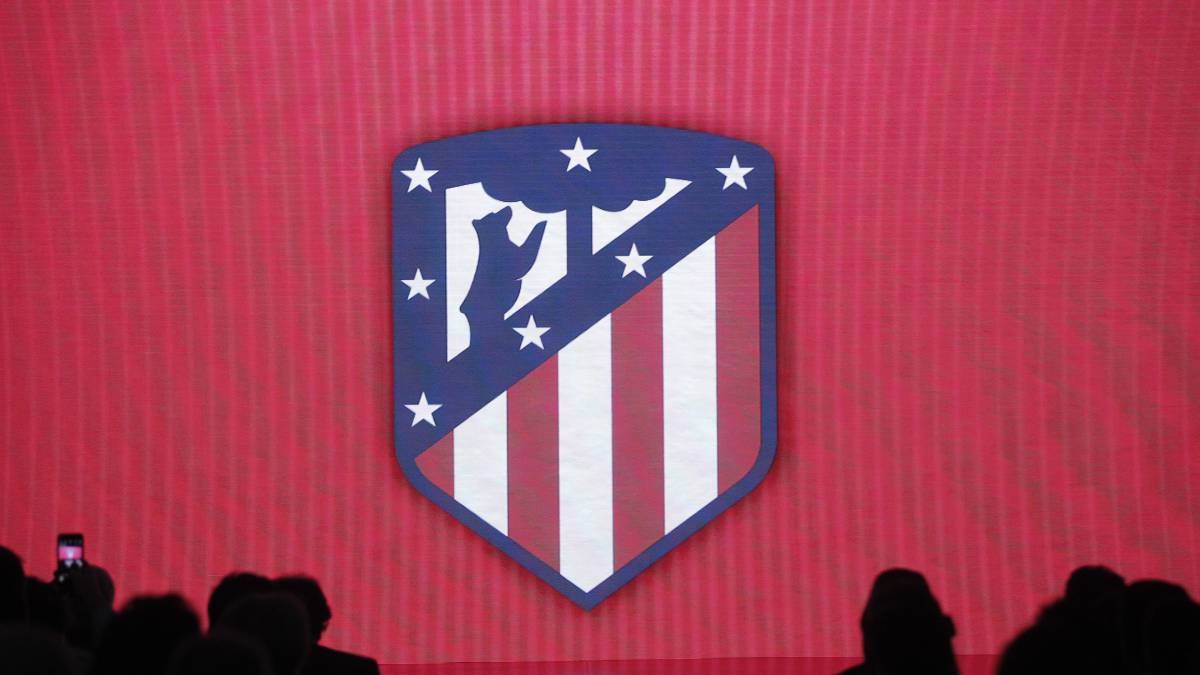 El Atlético estrena su nuevo escudo a partir de mañana - AS.com