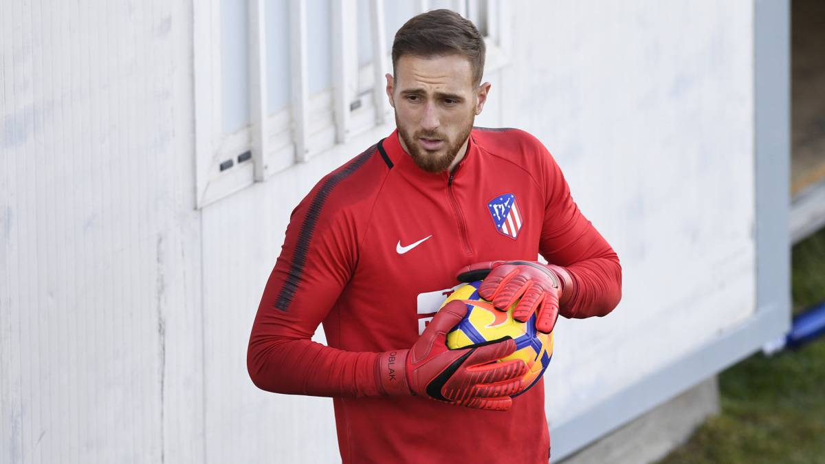 Oblak llega en forma, pero sin noticias para renovar - AS.com