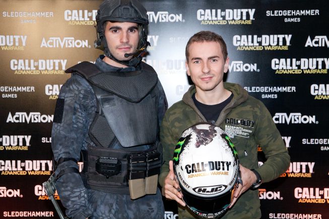 Jorge Lorenzo presenta su casco Call of Duty Advanced Warfare - AS.com