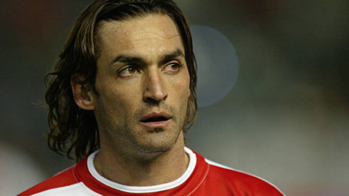 Vídeo | Javi Navarro, el mítico capitán del Sevilla de una época dorada ...